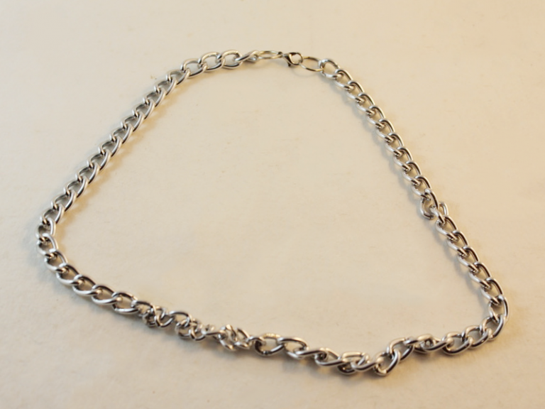How to make a necklace with chunky chains