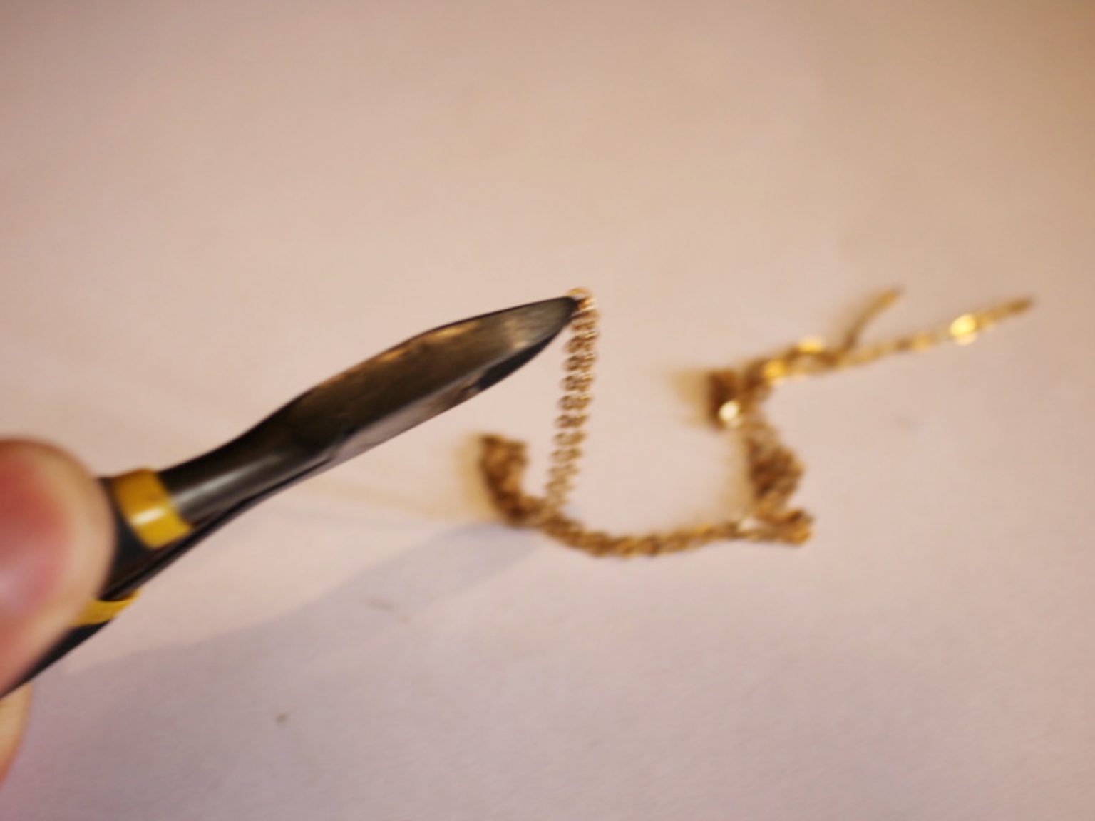 How to DIY a cute lariat necklace at home with beads and chain